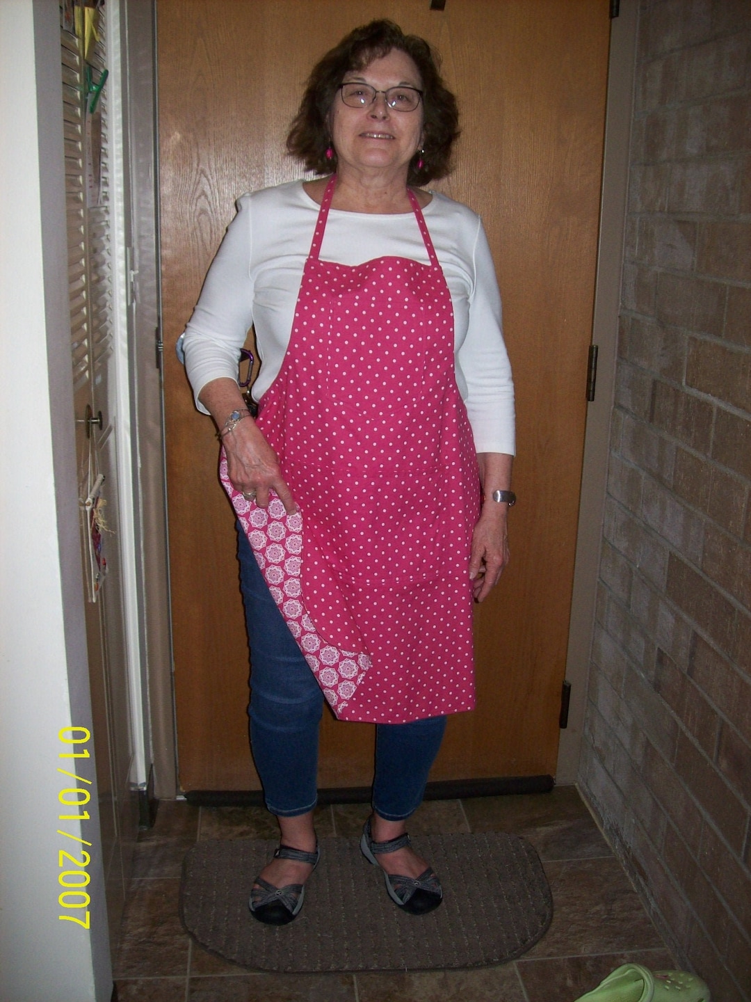 Women's Reversible Apron A Gift for Mom in Pinks Two for Price of One ...