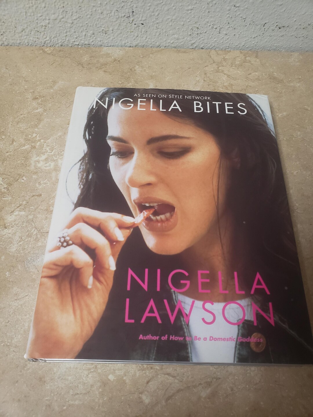 Nigella Bites by Nigella Lawson. 2002 First Edition HCDJ. FREE Media ...