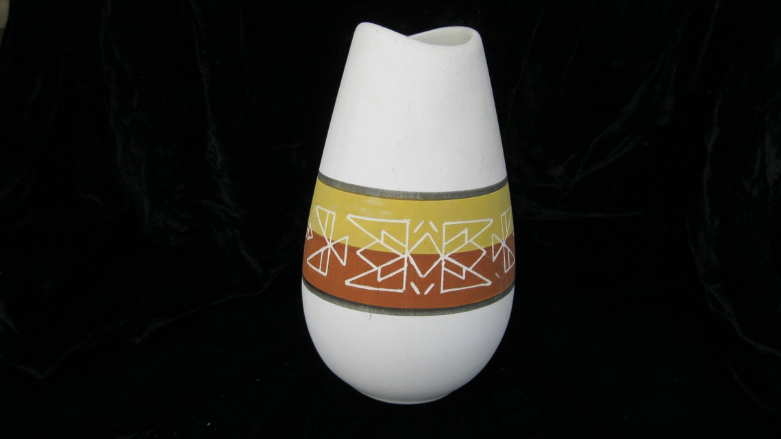 American Indian Vase Hand Carved Pottery Vase Signed SPRC SD - Etsy