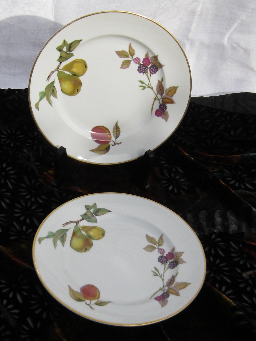 Royal Worcester, Evesham,two Pieces 8 Inch Lunch Plates - Etsy