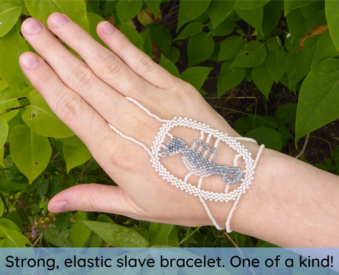 SEAHORSE. Elastic Animal Slave Bracelet. Beaded Hand Finger - Etsy Sweden