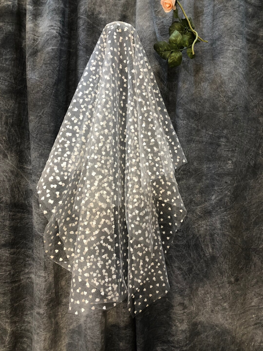 Wedding Veil With Hearts Dots, Bride Wedding Veil Fingertip Knee Length ...