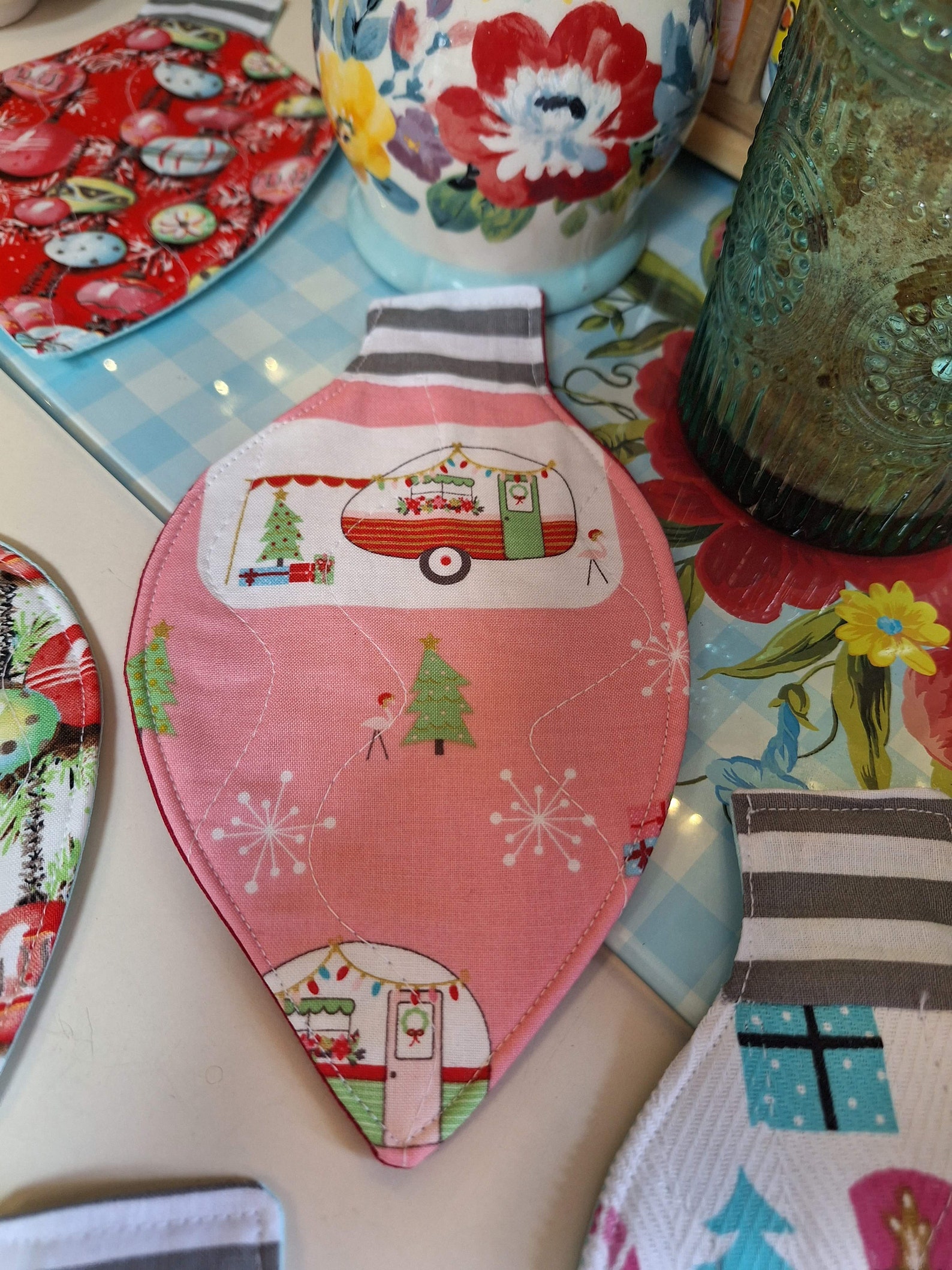 Christmas Light Bulb~christmas Mug Rug~vintage Santa Mug~quilted Mug ...