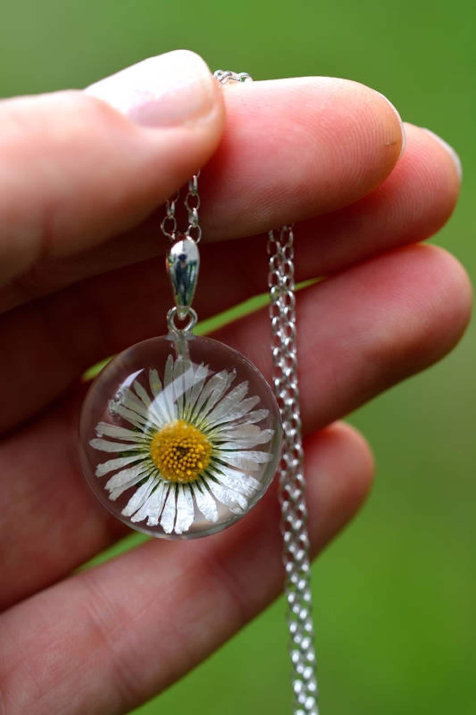 White Daisy Flower Pendant, Daisy Resin Pendant, Real Flower Pendant ...