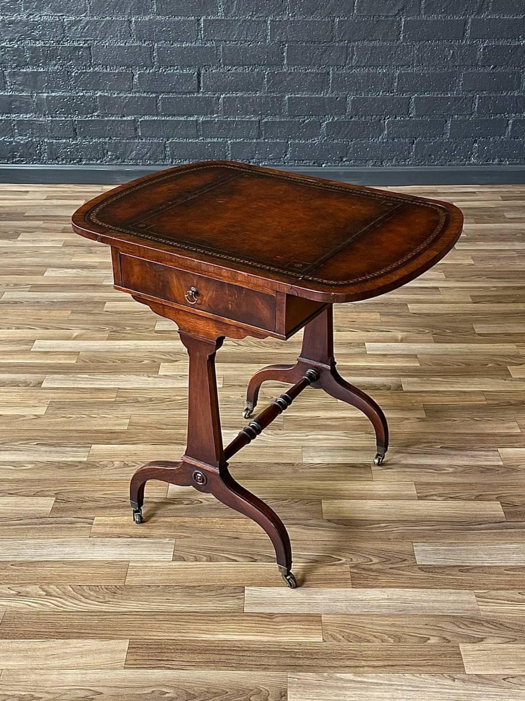 Traditional Duncan-phyfe Drop-leaf End Table With Tooled Leather Top, C ...