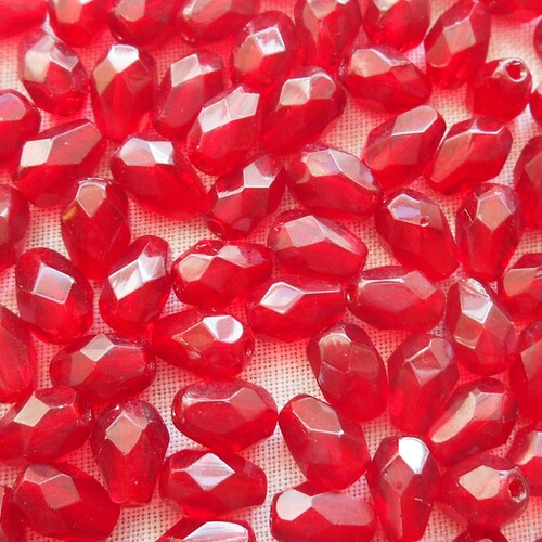 Lot of 25 Garnet Red Glass Drop Beads Smooth Teardrop Beads | Etsy