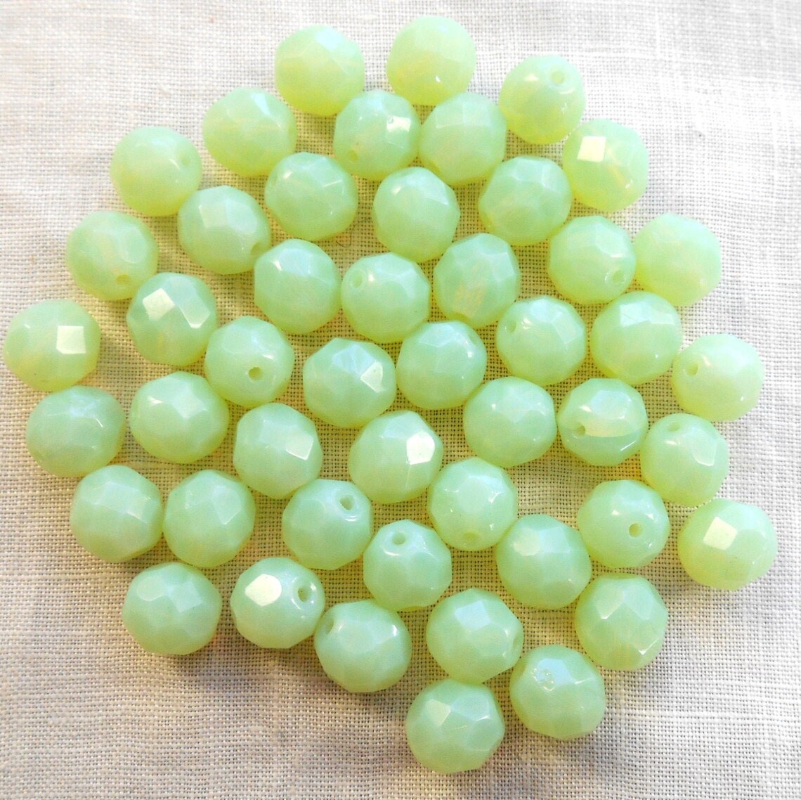 25 8mm Light Mint Green Opal Beads Opaque Faceted Round Fire - Etsy