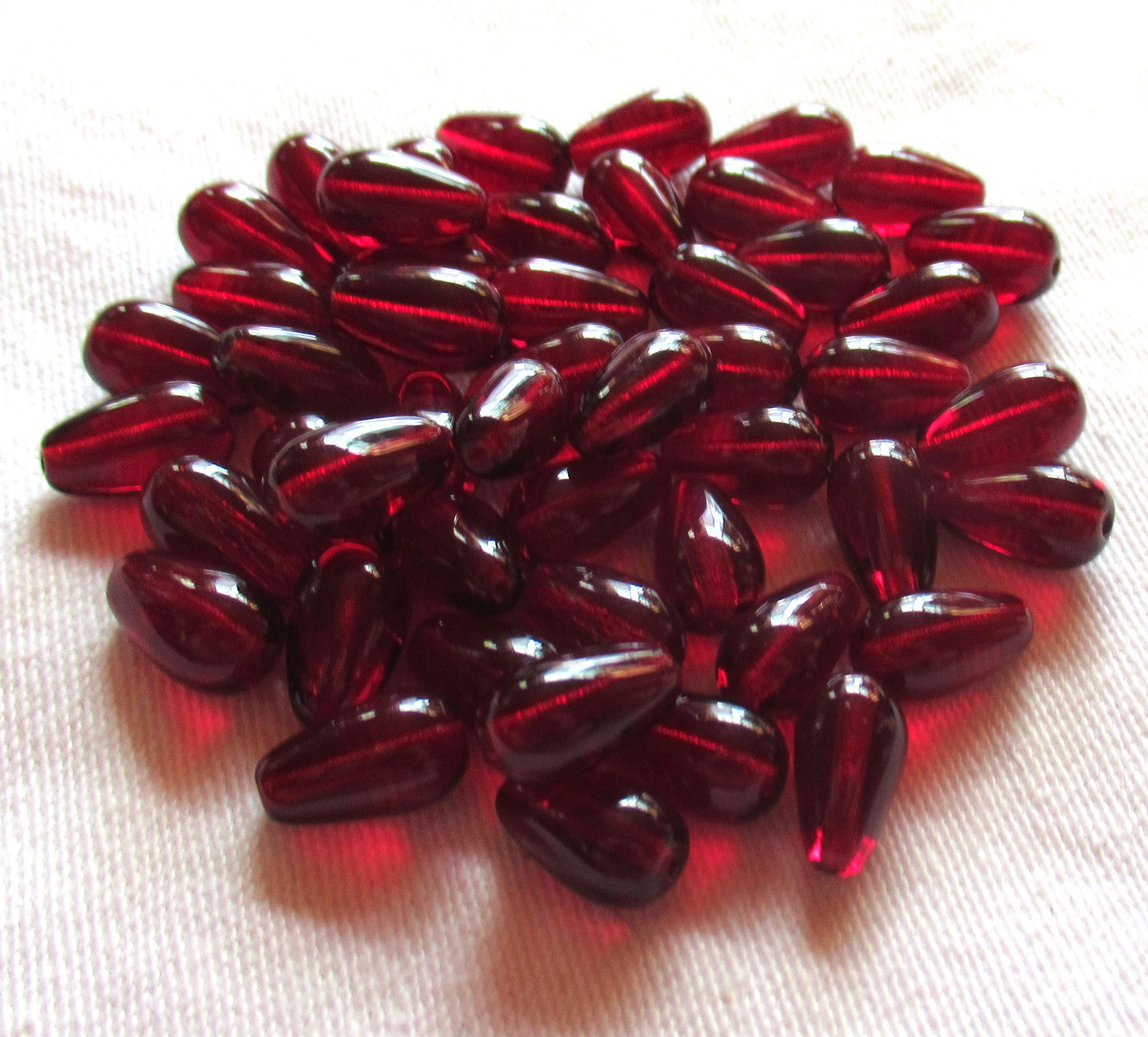 Lot of 25 Garnet Red Glass Drop Beads Smooth Teardrop Beads - Etsy