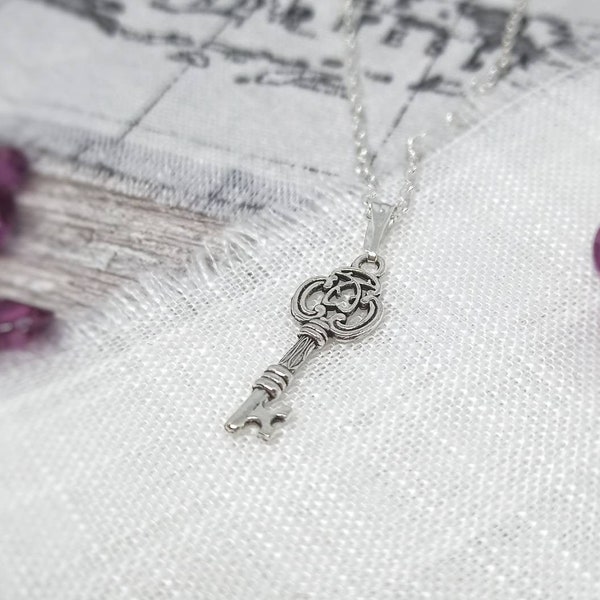 Vintage Key Necklace - Etsy