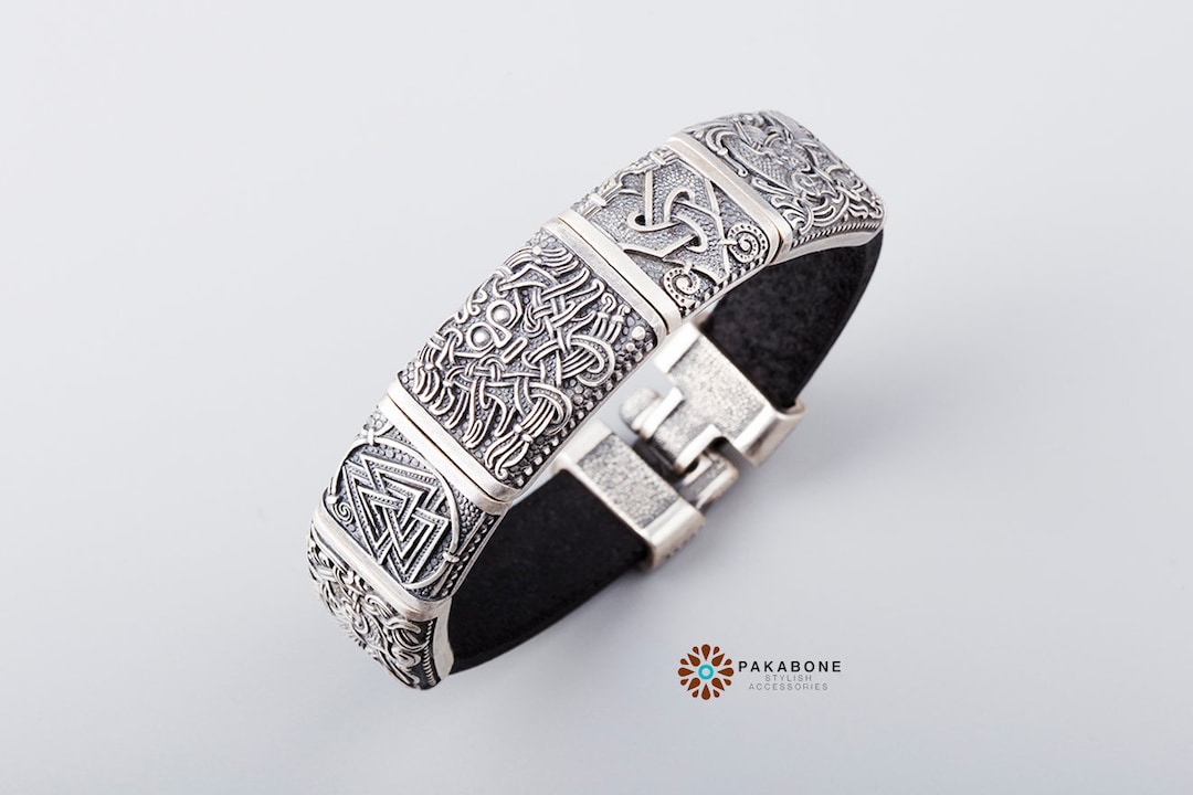 Pulsera vikinga con amuletos nórdicos, máscara humana Gullinkambi ...