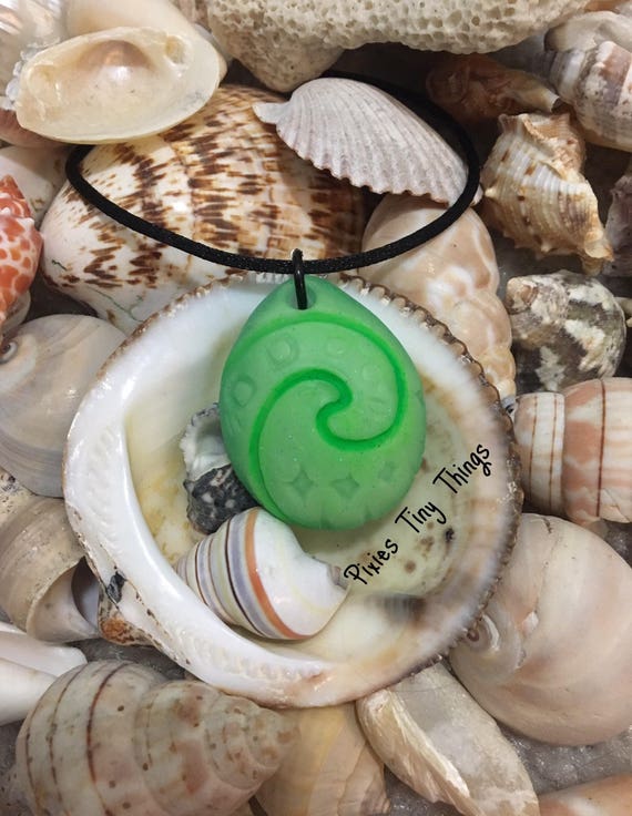 Glowing Heart of Tefiti necklace from Disney's Moana Te | Etsy