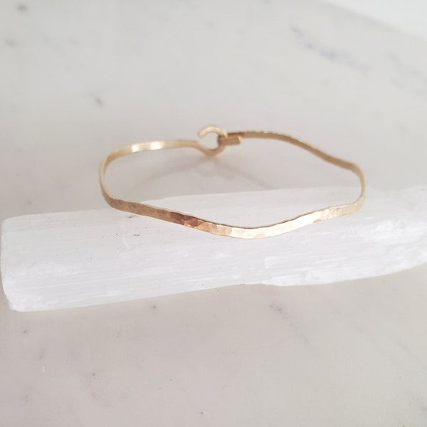 Wavy Bangle - Etsy