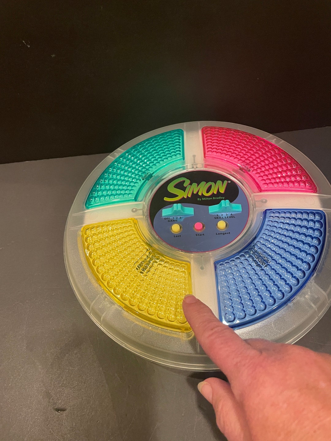 Vintage Simon Game: Milton Bradley’s Computer Controlled Game, 1997 - Etsy