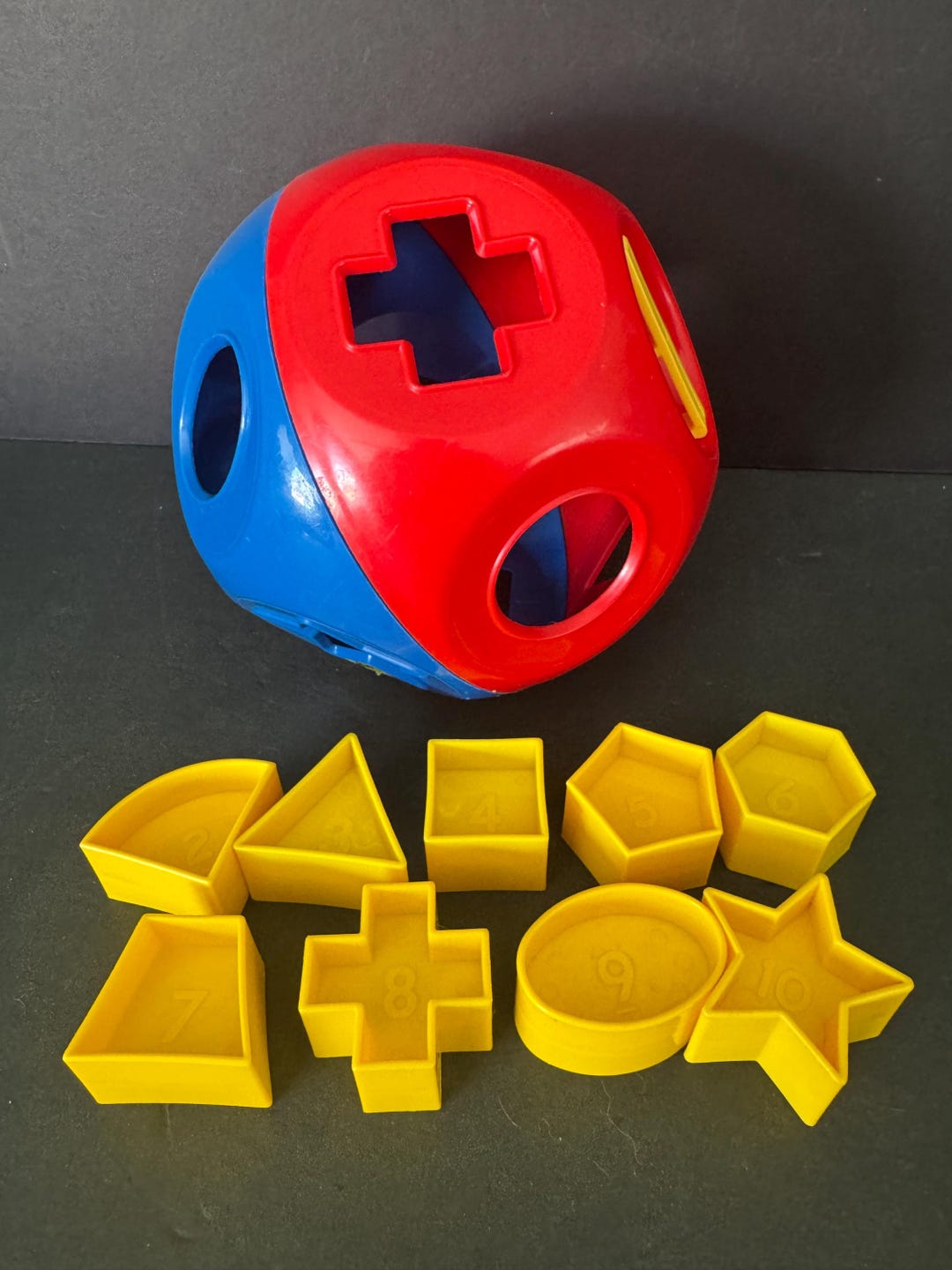 Incomplete Tupperware Shape Ball, Educational Toy, Kinesthetic Play ...