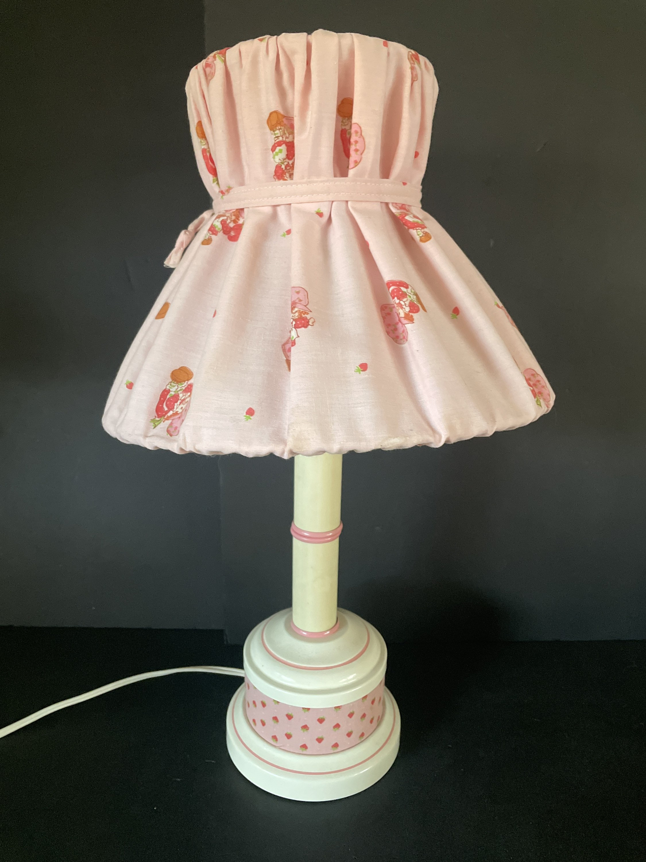 Rare Strawberry Shortcake nursery lamp/ nightlight from the 1980s Home ...