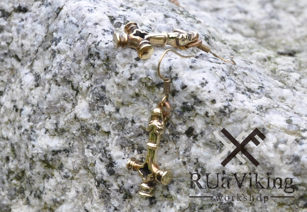 Large medieval bronze buttons - 14th/15th century reconstruction ...