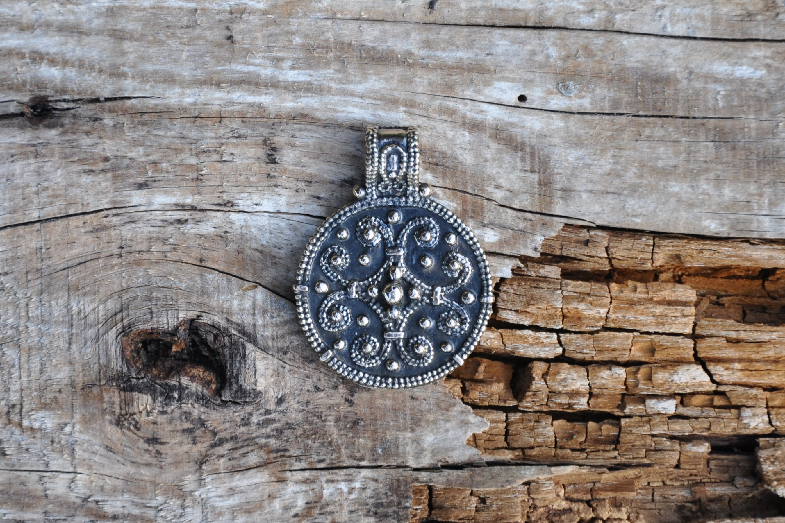 Large medieval bronze buttons - 14th/15th century reconstruction ...