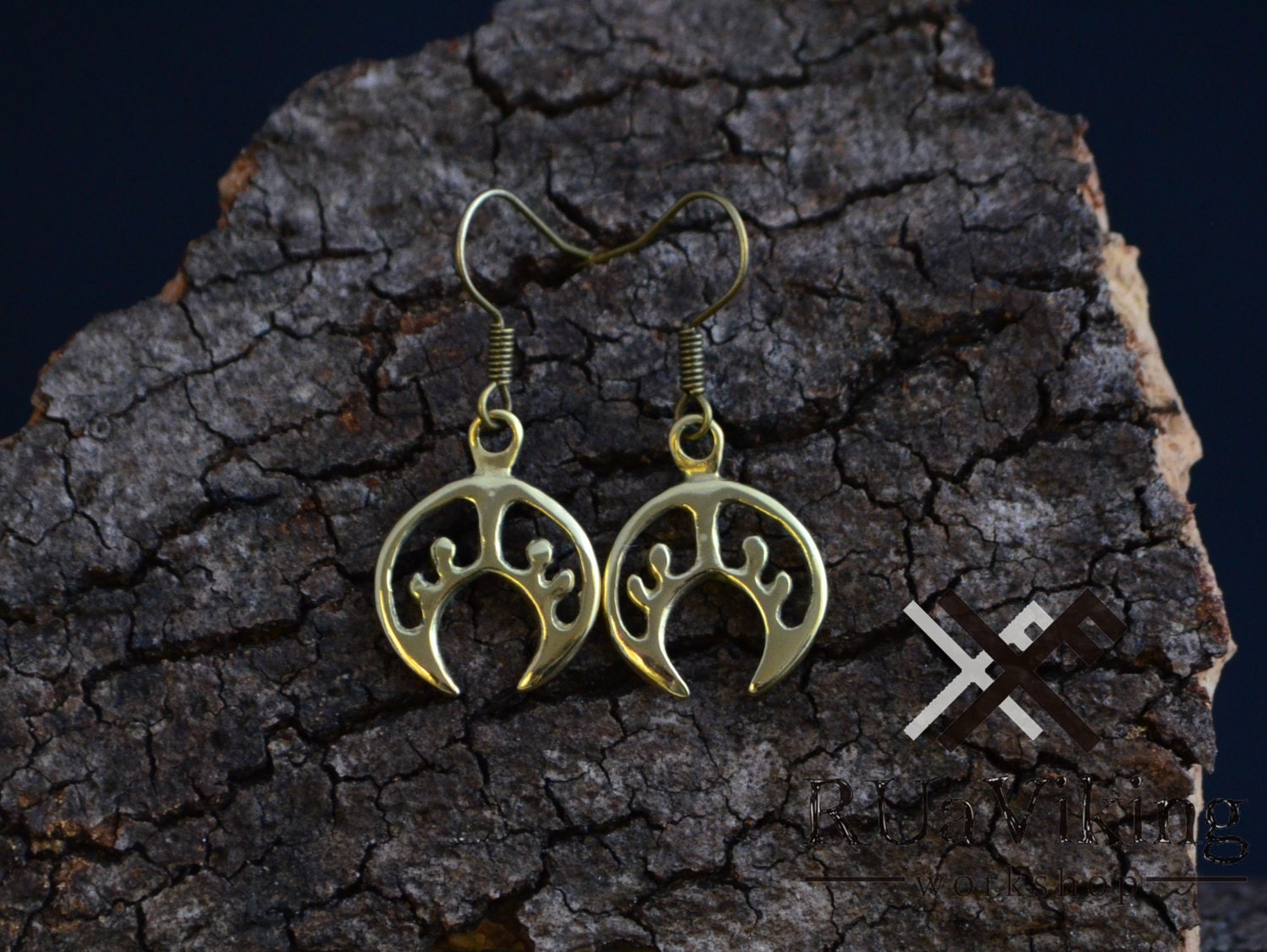 Large medieval bronze buttons - 14th/15th century reconstruction ...