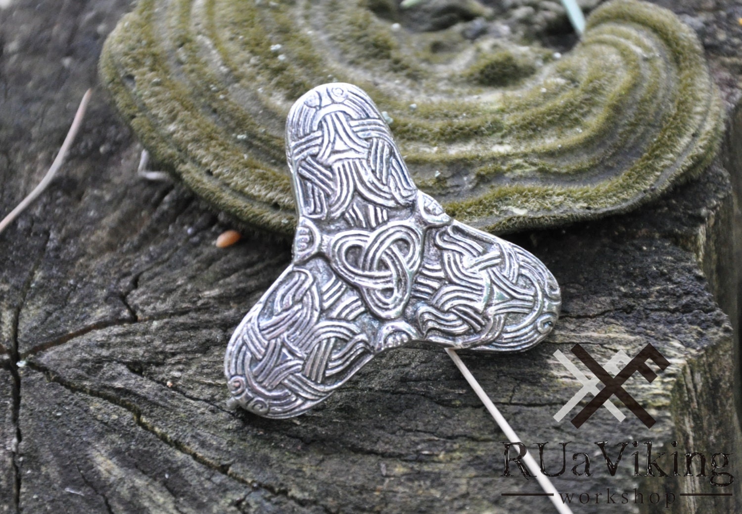 Large medieval bronze buttons - 14th/15th century reconstruction ...