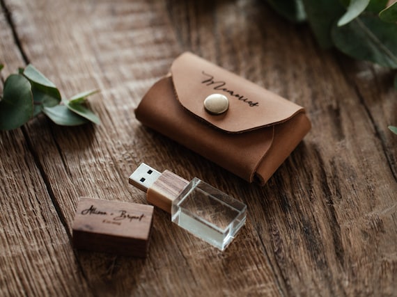 Wedding flash drive | Honestweddingadvice.com