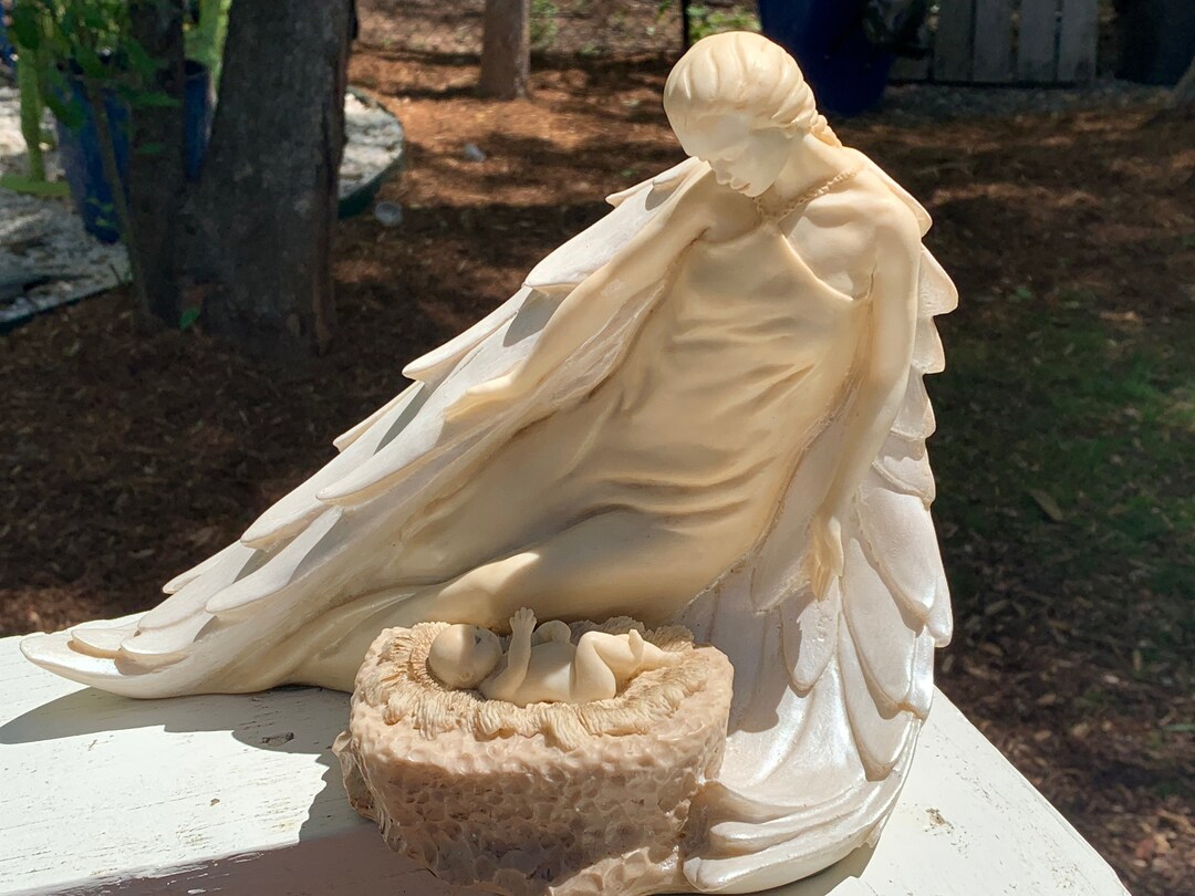 Angel Watching Over Baby Jesus Vintage From the 90's - Etsy