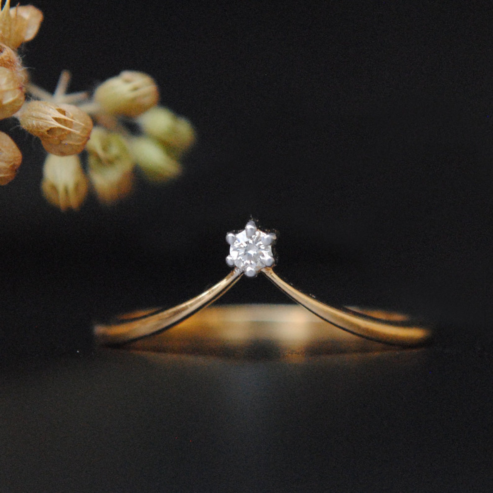 Minimal V Wedding Band With Single Diamond Tiara Chevron - Etsy