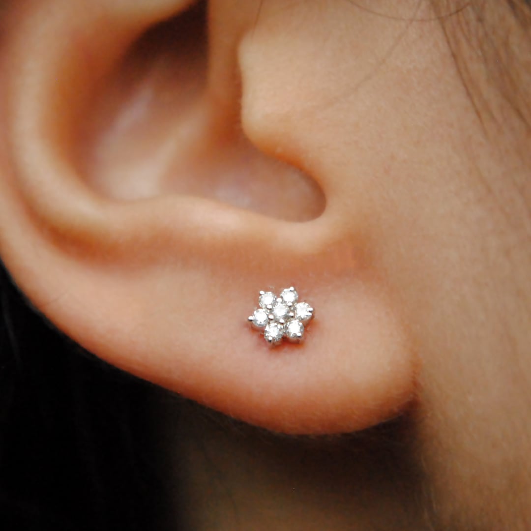 Genuine 7 Diamond Cluster Stud, 14K Gold Nose Tragus Lobe Floral ...