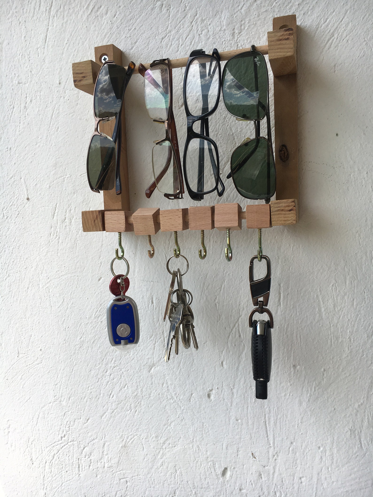 Sunglasses Holder and Key Rack wall Eyeglass Display Wall - Etsy