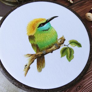 Detailed Embroidered Bird, Hand Embroidered Hoop Art, Bird Lover Gift ...