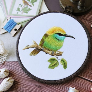 Detailed Embroidered Bird, Hand Embroidered Hoop Art, Bird Lover Gift ...