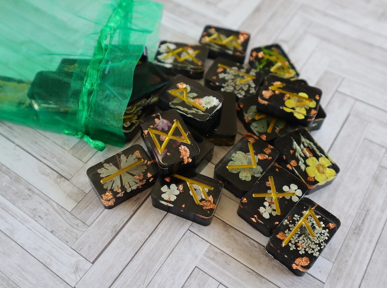 Floral Runes Norse Rune Set Elder Futhark Runes Divination Runes Flower ...