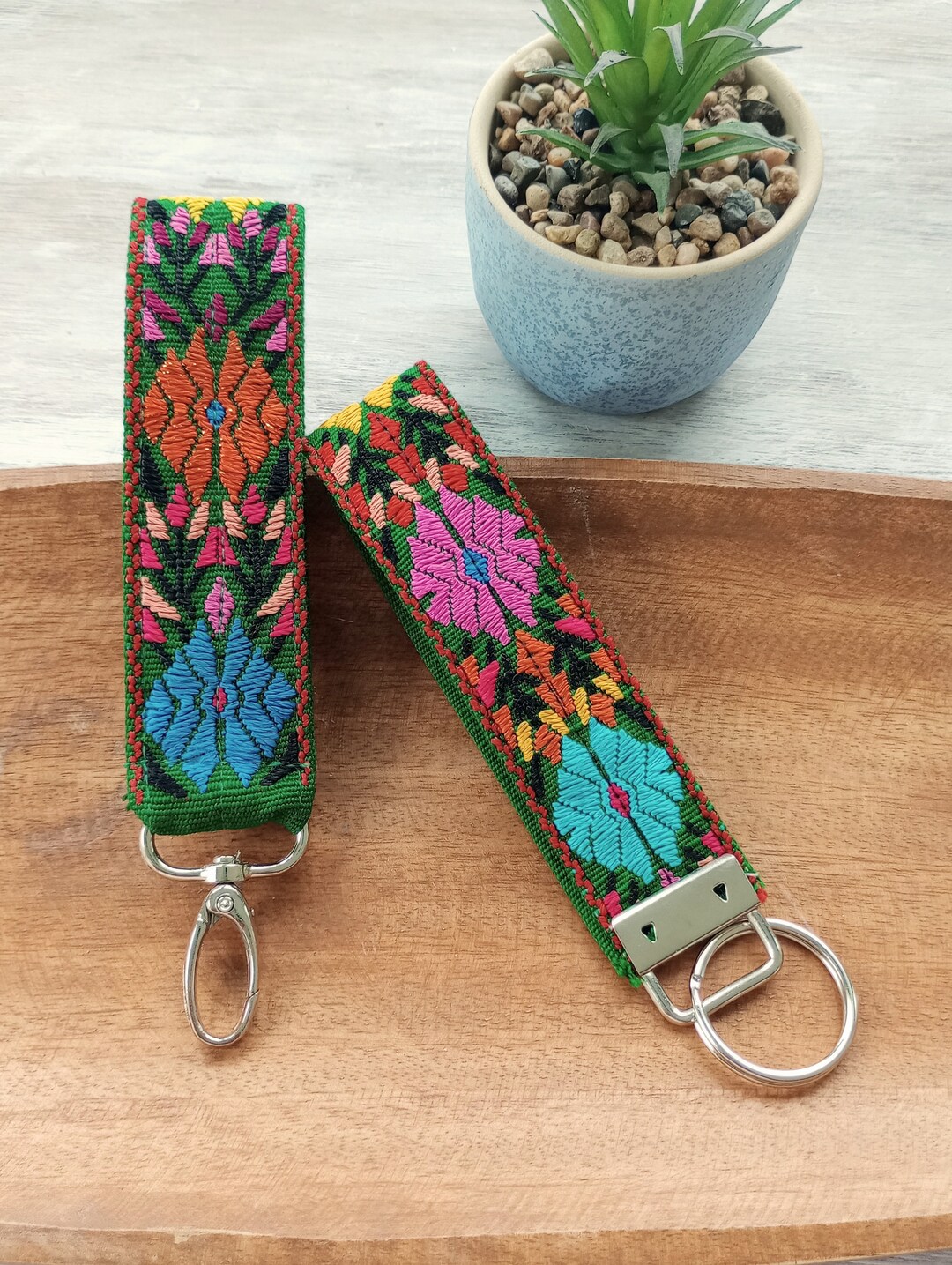 Green Floral Botanical Keychain, Cute Plant Mom Gift, Fabric Woven ...