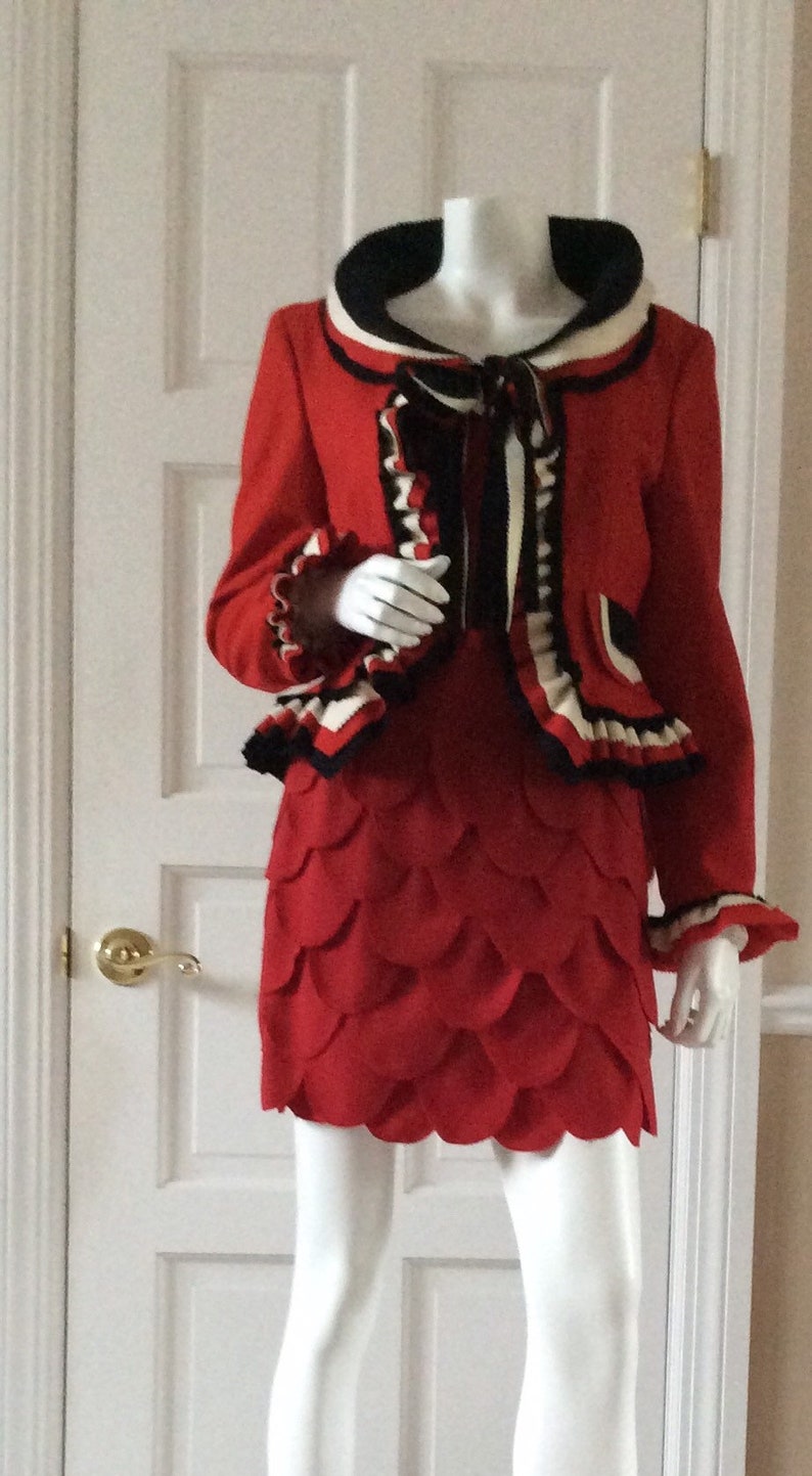 The Nanny’s Dress in Red Rather Than Grey Plaid With 7 Rows of Leaf ...