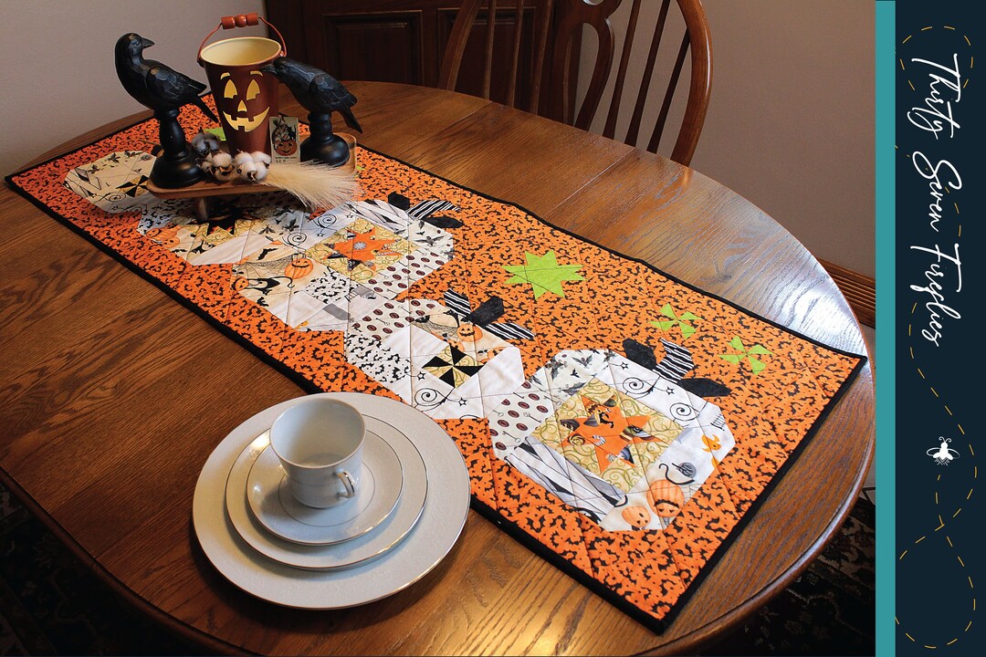 Quilted Halloween Pumpkin Table Runner, Spooky Haunted House With Black ...