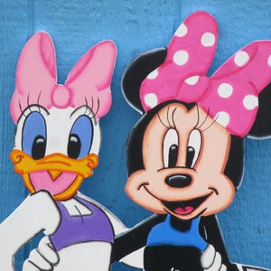 Minnie and Daisy Beach Yard Signs - Etsy