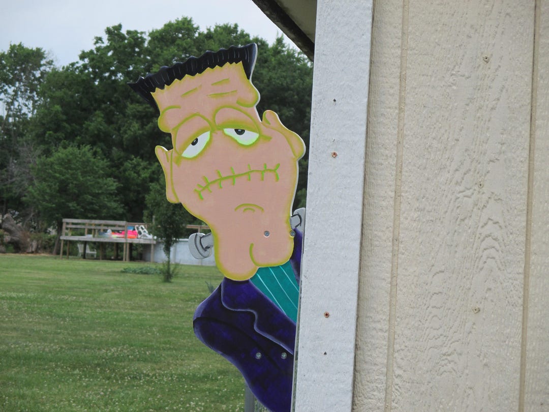Frankenstein Peeking Yard Sign - Etsy