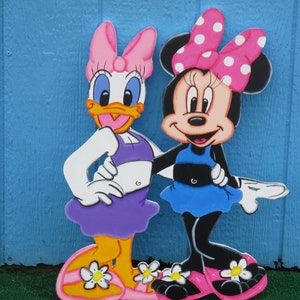 Minnie and Daisy Beach Yard Signs - Etsy