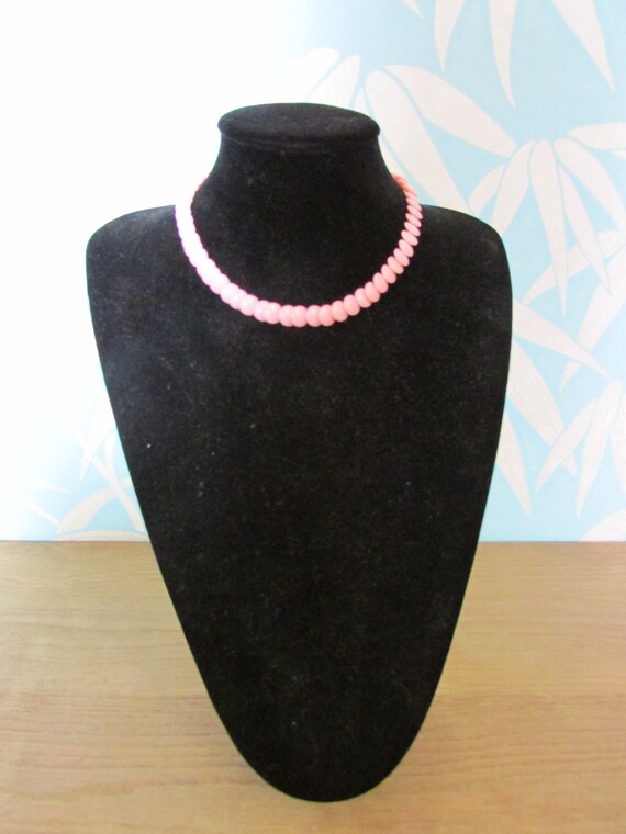 1960s baby pink plastic small flat disc collar length… - Gem