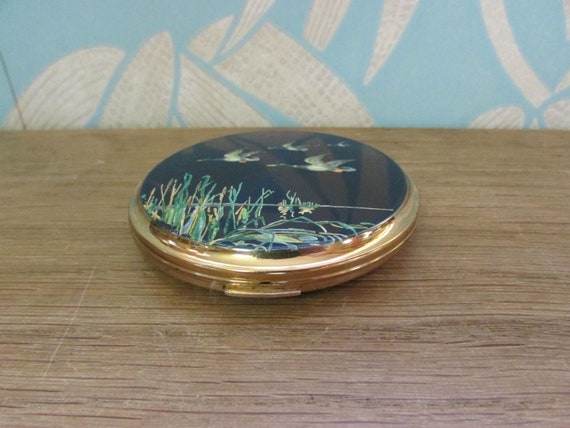 1950s Stratton flying ducks gold-tone compact - Gem
