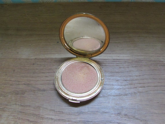 1950s Stratton flying ducks gold-tone compact - Gem