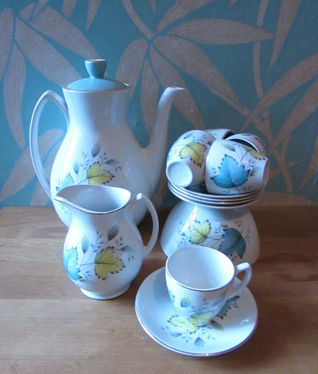 Vintage Grindley England Broadhurst Bros Burslem Satin White & Ivy Leaf ...