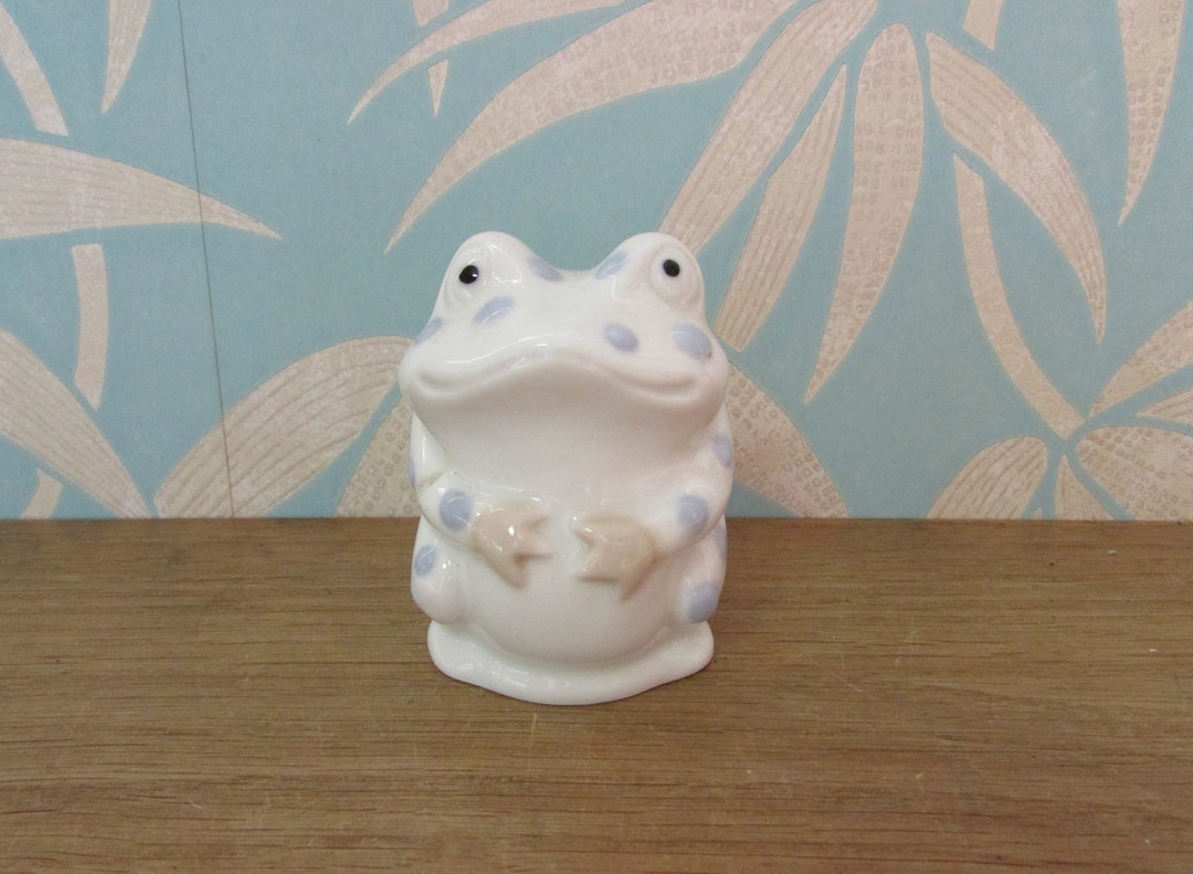 Vintage White & Blue Spot Ceramic Frog Money Box - Etsy