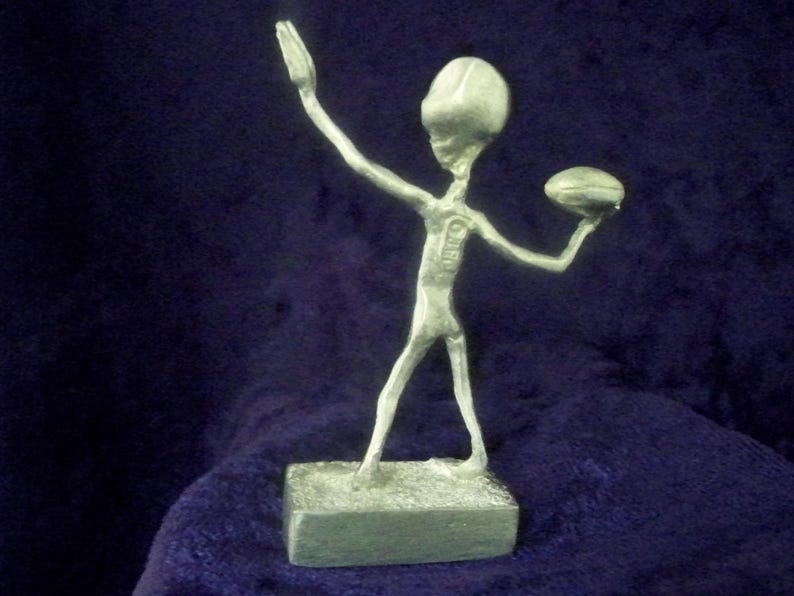 Football UFO Alien Throwing a Hail Mary Pass Pewter Statue S-008 - Etsy