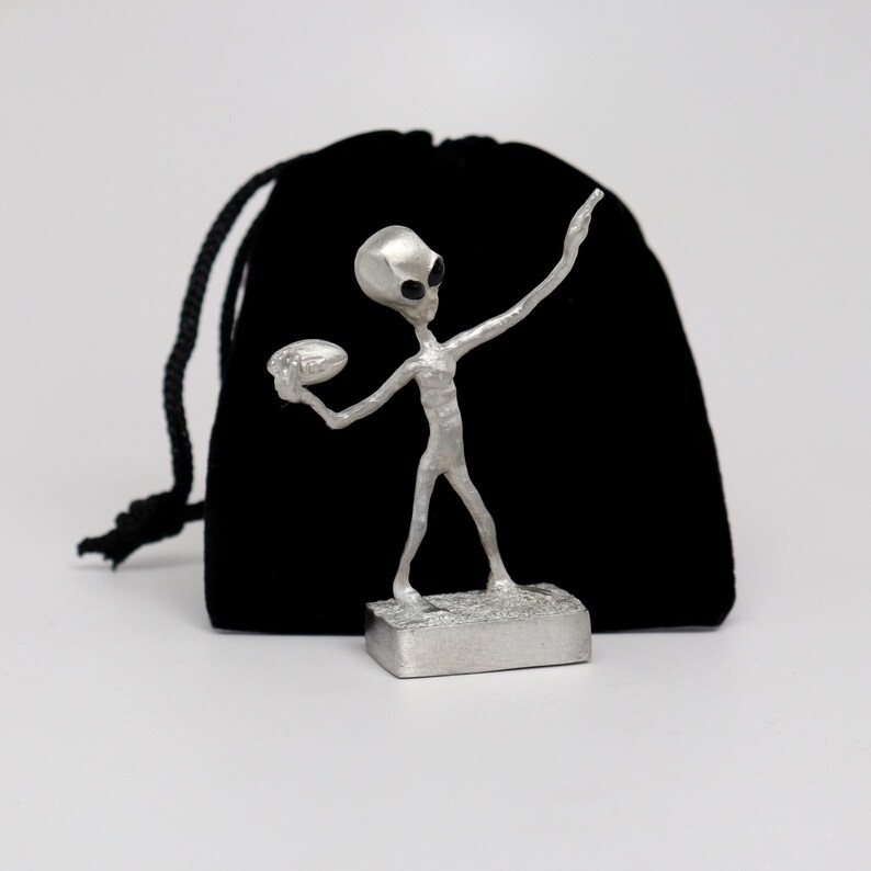 Football UFO Alien Throwing a Hail Mary Pass Pewter Statue S-008 - Etsy