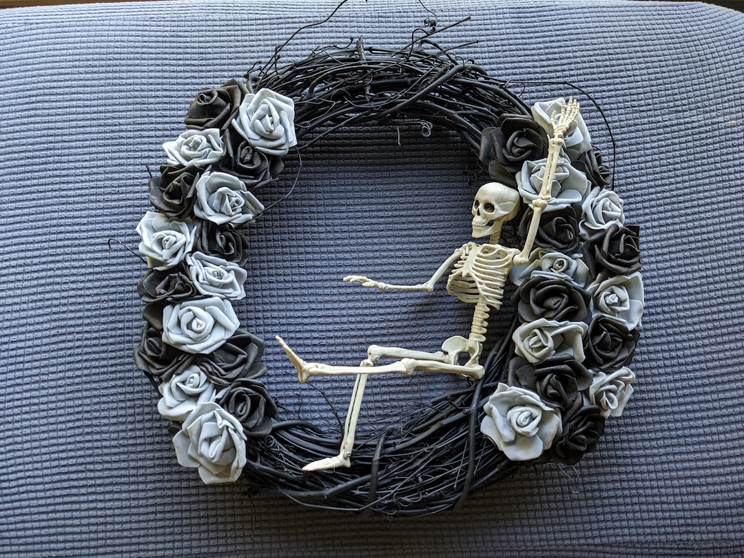 Halloween Wreath Skeleton Wreath Halloween Decoration - Etsy