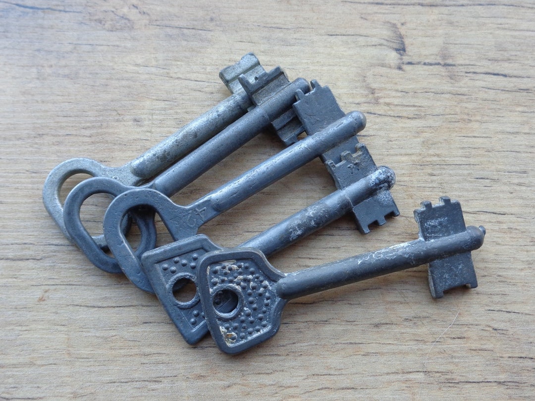 Set of 5 Vintage Metal Skeleton Keys Made in USSR Soviet Collectibles ...
