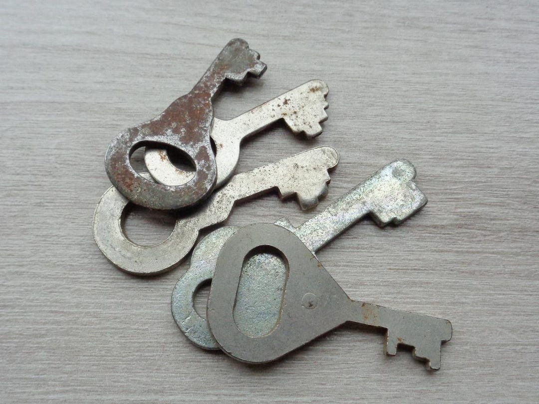 Set of 5 Vintage Metal Keys Made in USSR Soviet Collectibles Steampunk ...