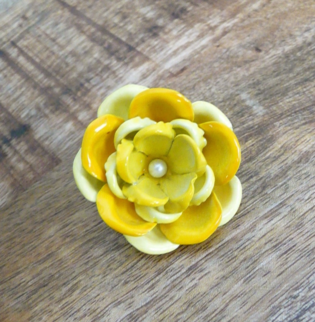 Yellow Metal Flower Pin or Cocktail Brooch - Etsy