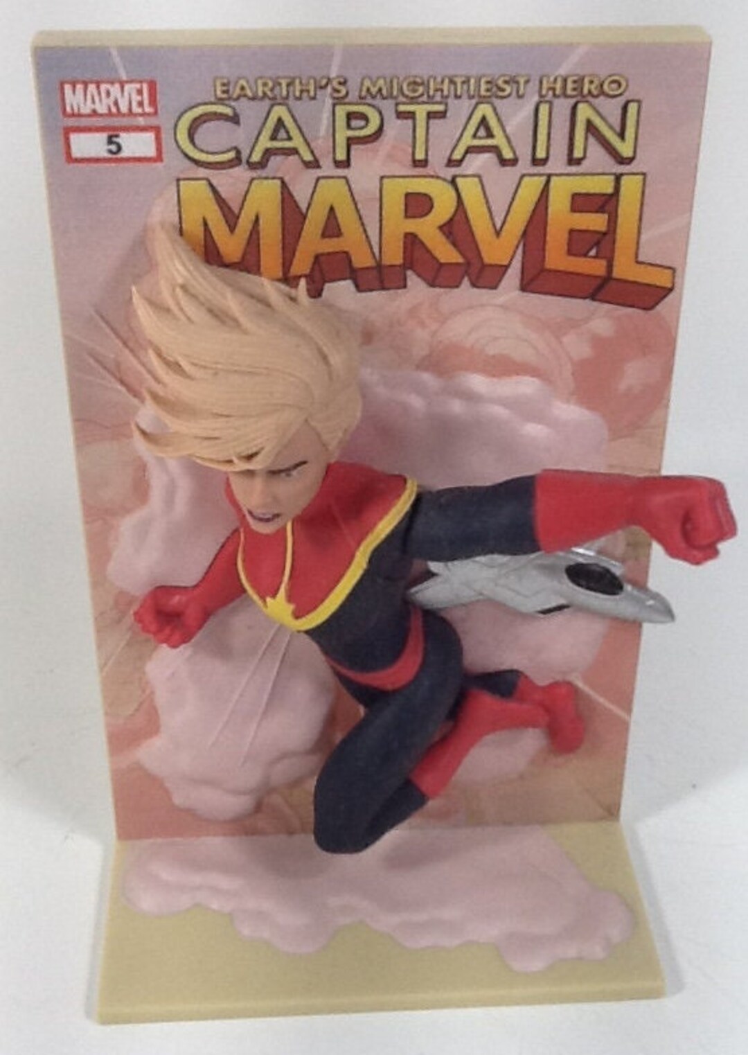 Captain Marvel Earth's Mightiest Hero Comic Book Sculpture Standee 5-1/ ...