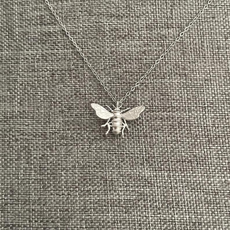 Bee Necklace, Gold and Silver Bee Pendant Jewelry for Women and Girls ...